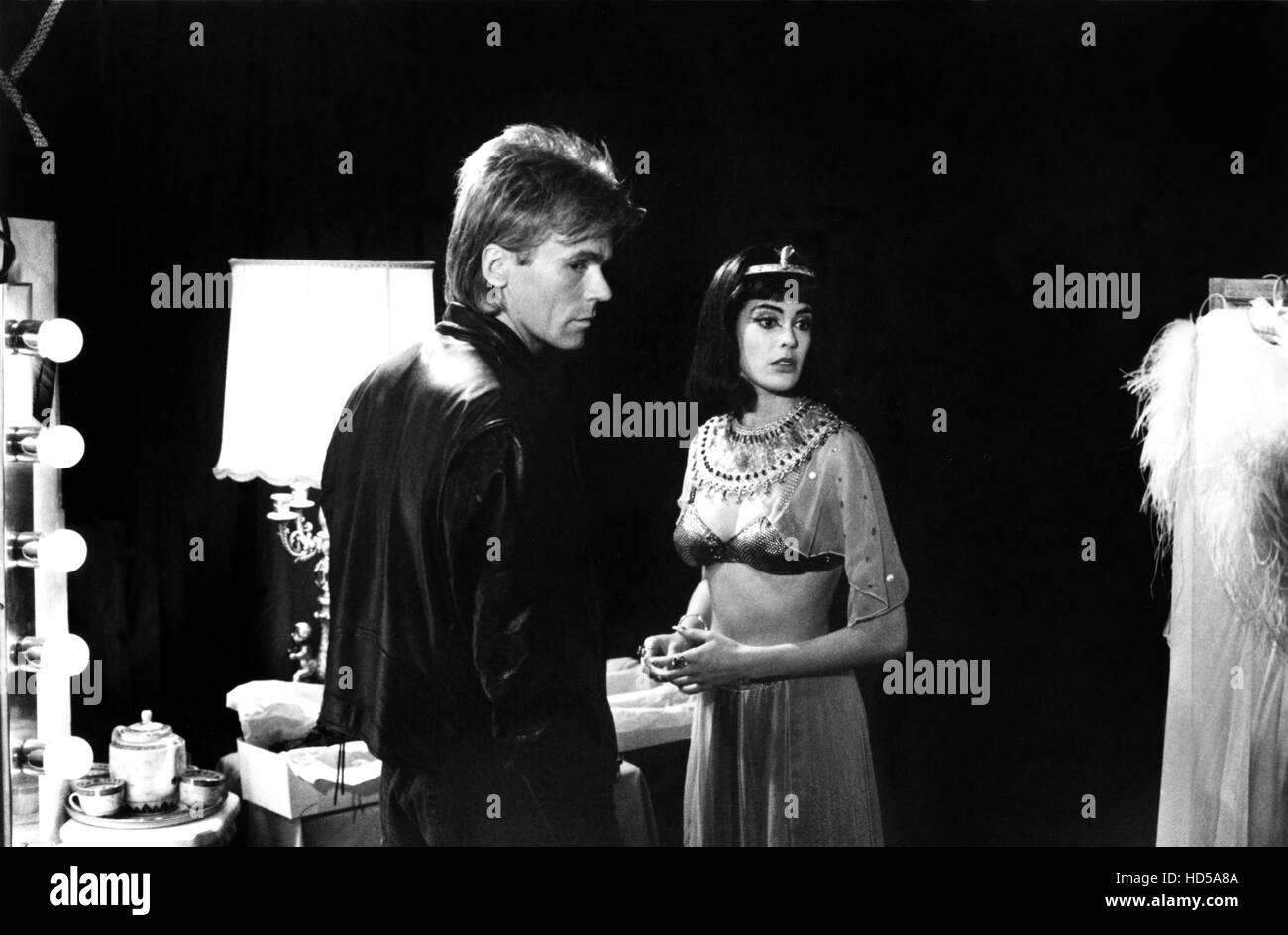 MACGYVER, Richard Dean Anderson, Teri Hatcher, "Cleo Rocks" (Staffel 4 ...