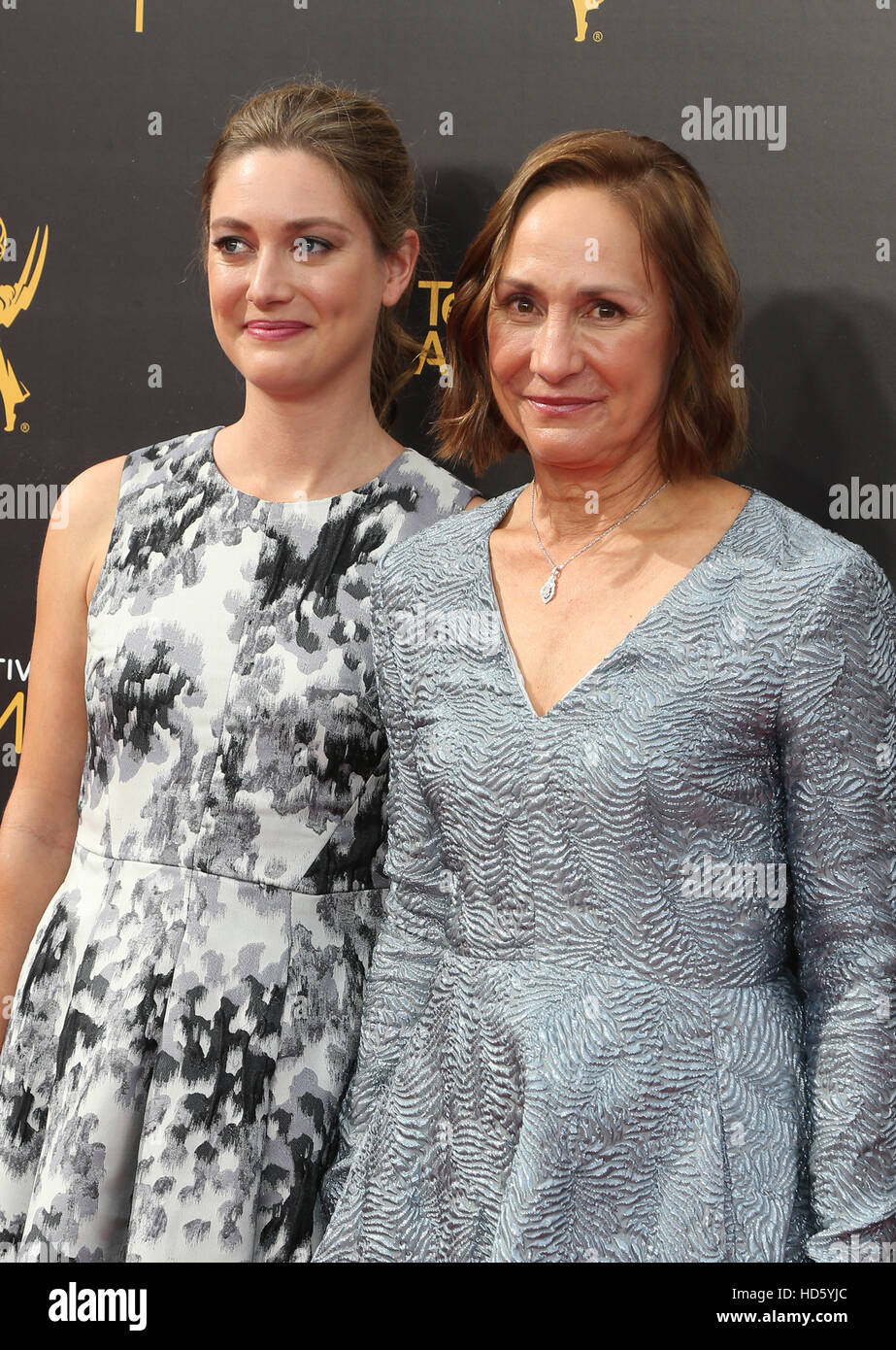 Zoe perry and laurie metcalf -Fotos und -Bildmaterial in hoher ...