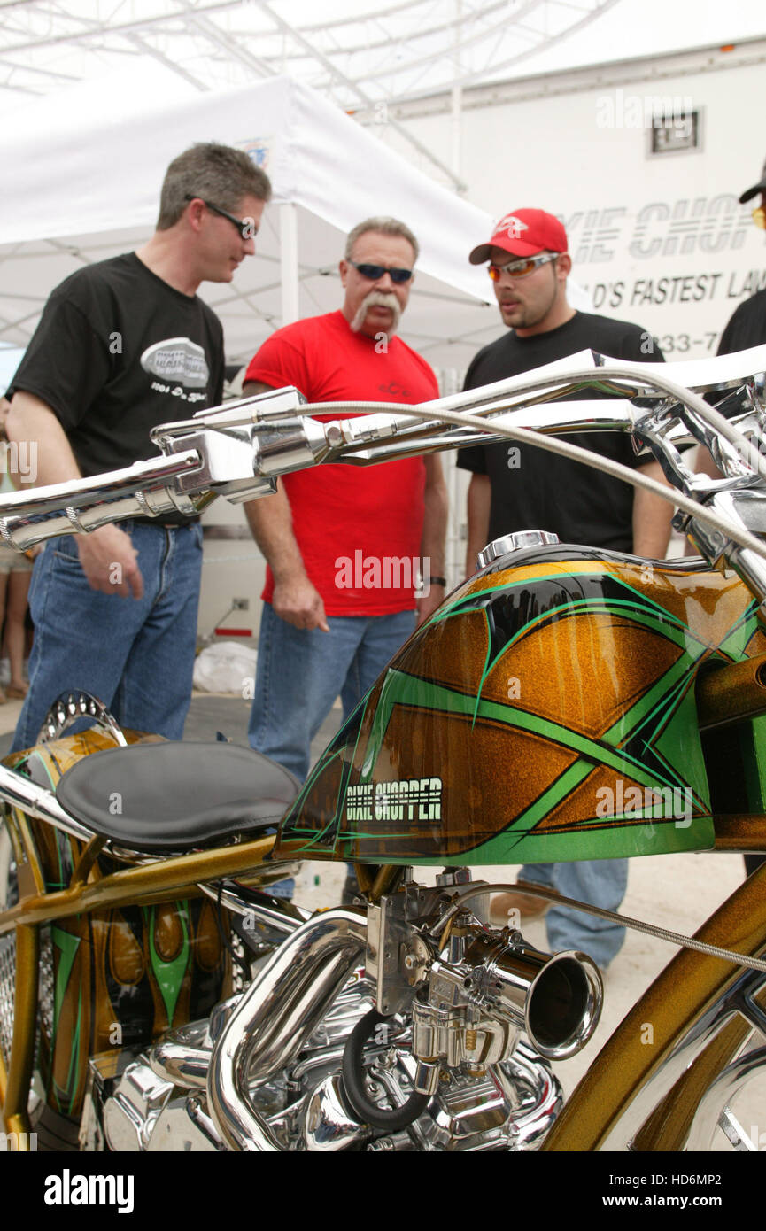 AMERICAN CHOPPER: Die Serie, Paul Teutul Sr., Paul Teutul Jr., 2002-10. (c) Discovery Channel ...