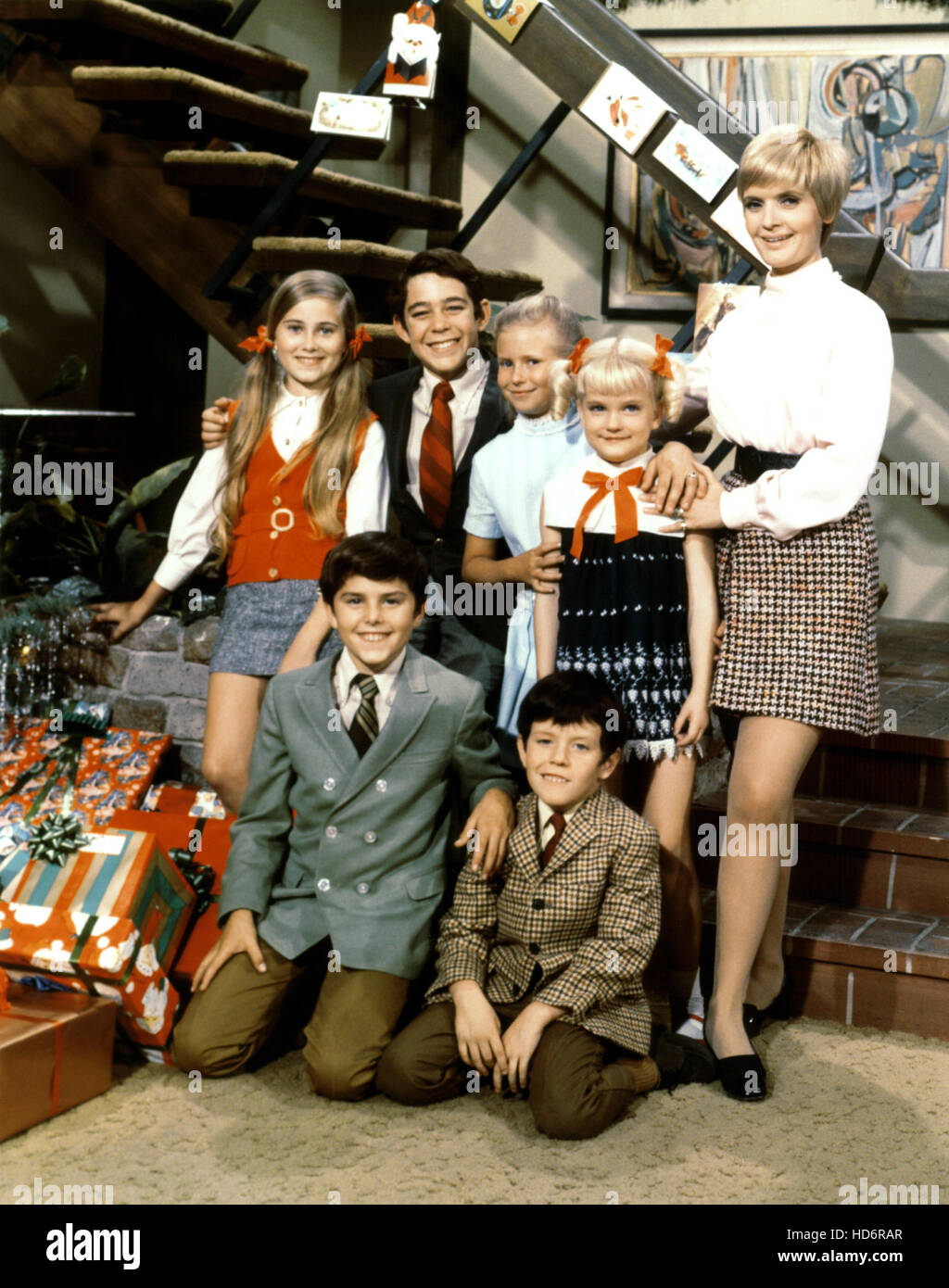 THE BRADY BUNCH, (stehend): Maureen McCormick, Barry Williams, Eve ...
