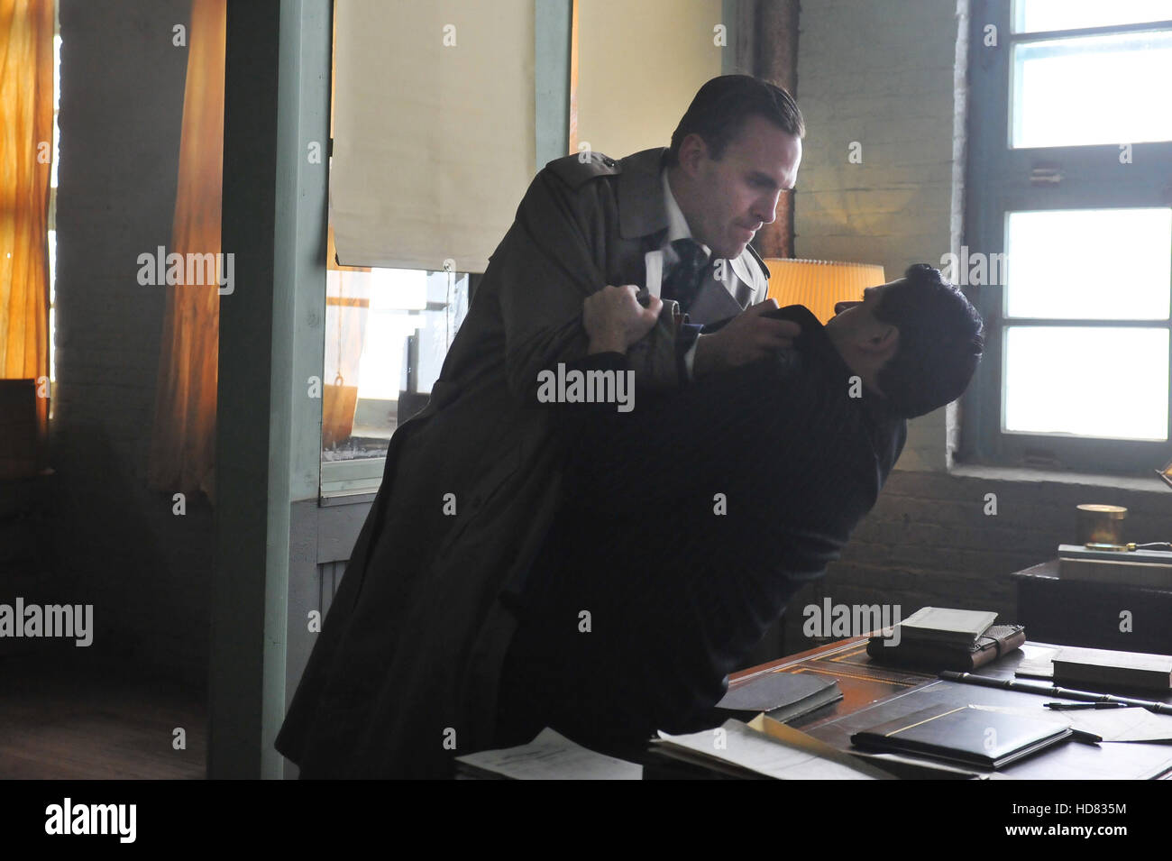 THE MAKING OF THE MOB: NEW YORK, (von links): John Stewart Jr. (als ...