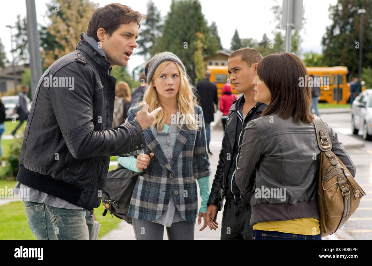LIFE UNEXPECTED (v.l.): Kristoffer Polaha, Britt Robertson (aka ...