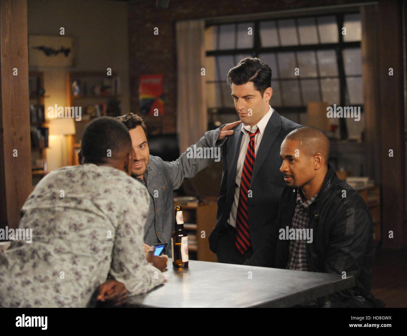 NEUE Mädchen (v.l.): Lamorne Morris (zurück zur Kamera), Jake Johnson, Max Greenfield, Damon ...