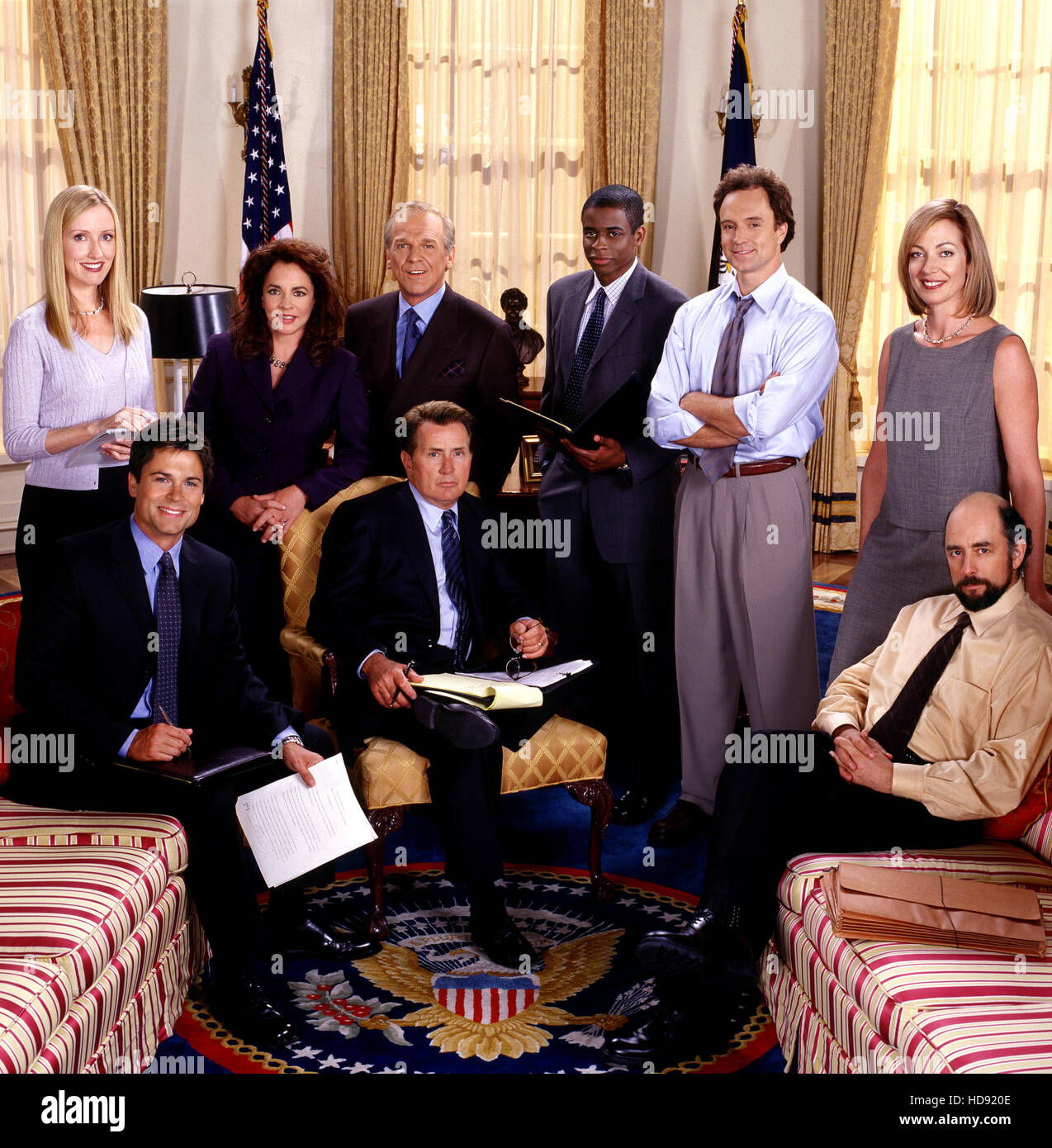 THE WEST WING, im Uhrzeigersinn von oben links: Janel Moloney, Stockard ...