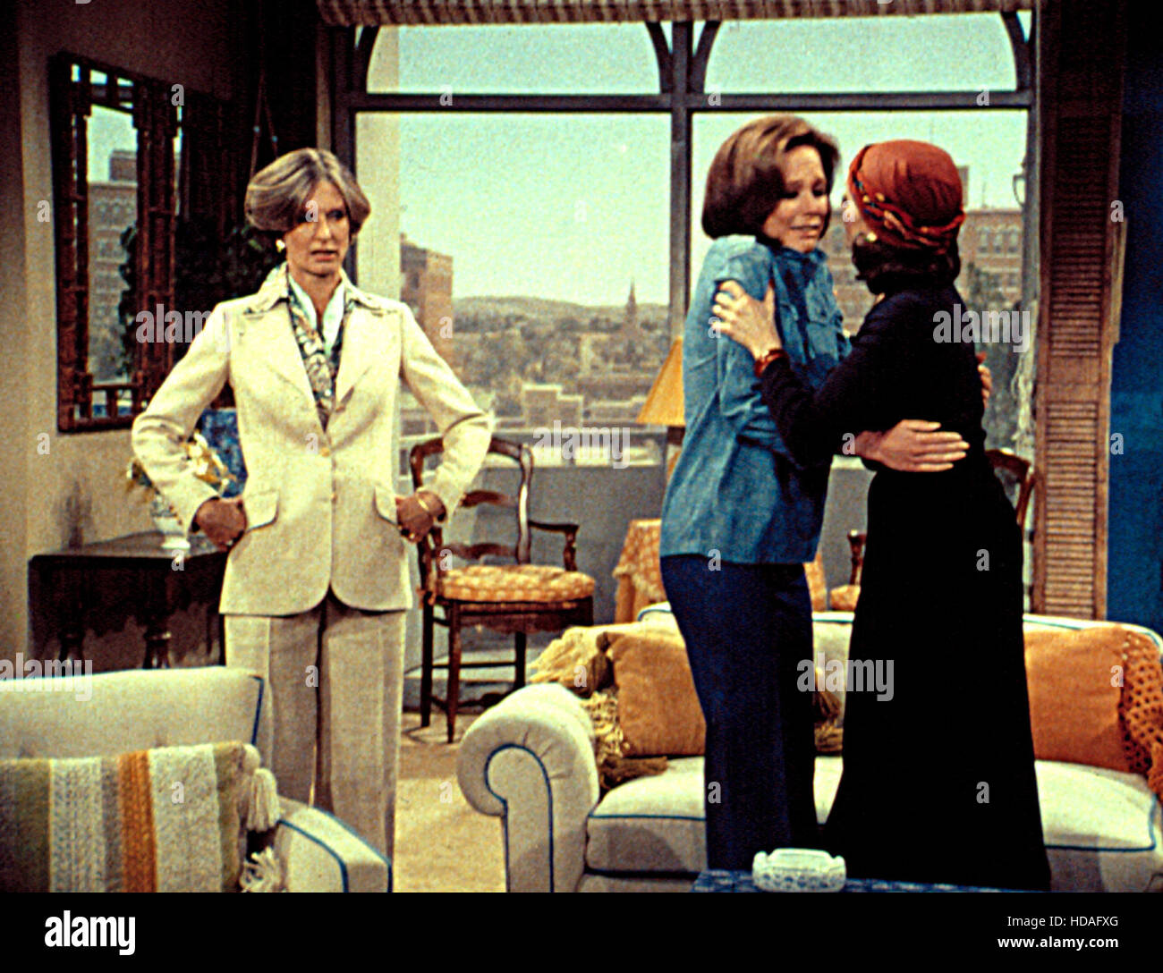 MARY TYLER MOORE SHOW, Cloris Leachman, Mary Tyler Moore, Valerie ...