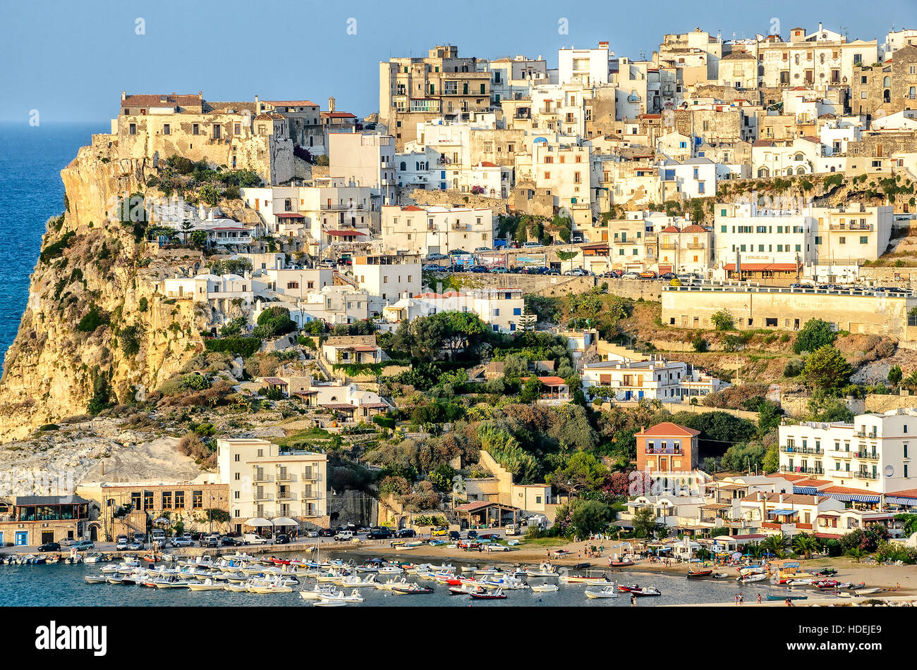 Peschici Gargano Italien Apulien Meer thront Dorf Stockfotografie - Alamy