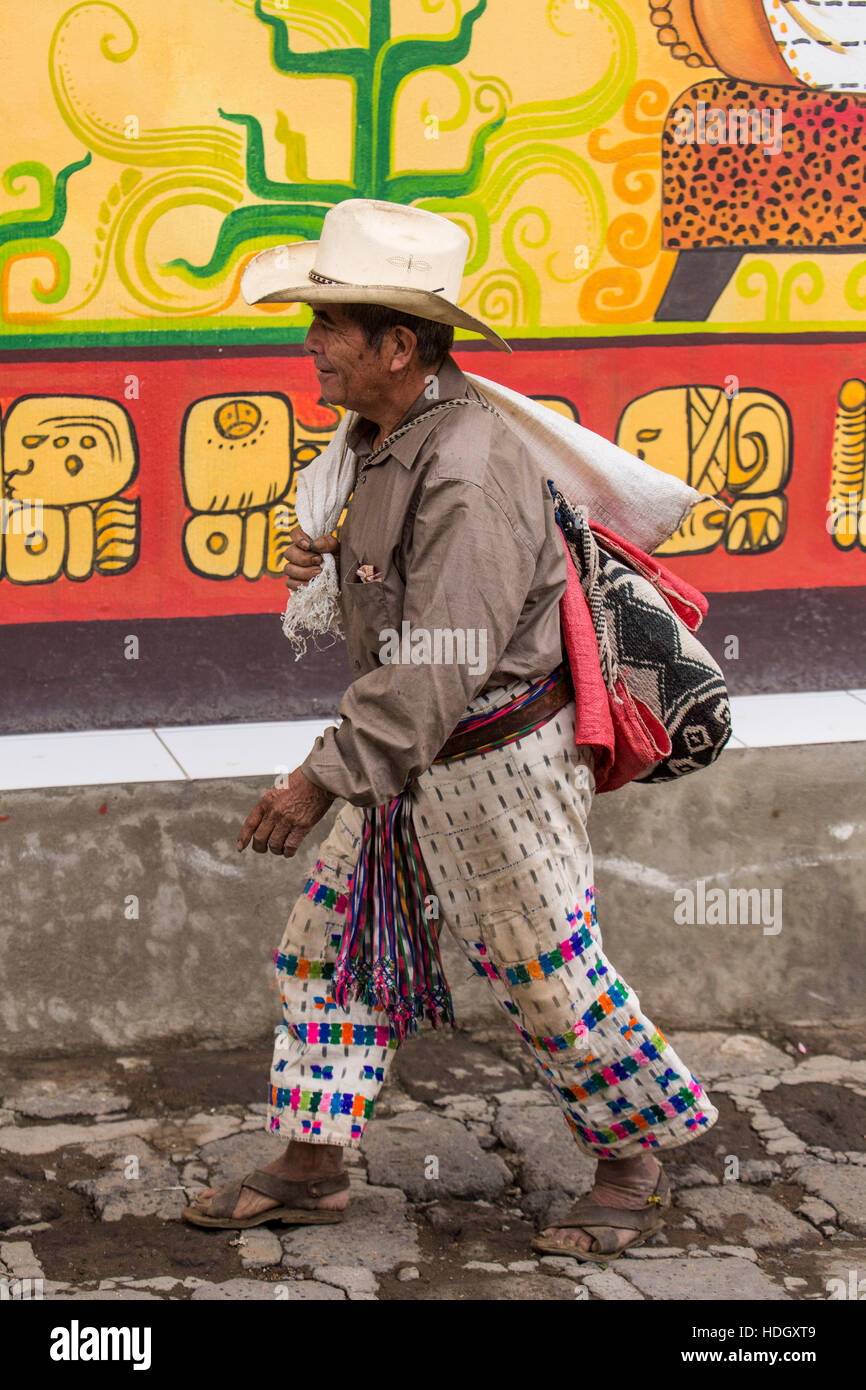 Indigene tzutujil maya -Fotos und -Bildmaterial in hoher Auflösung – Alamy