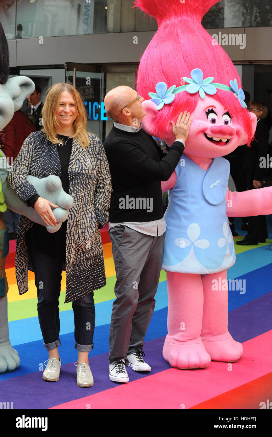 Poppy trolls -Fotos und -Bildmaterial in hoher Auflösung – Alamy