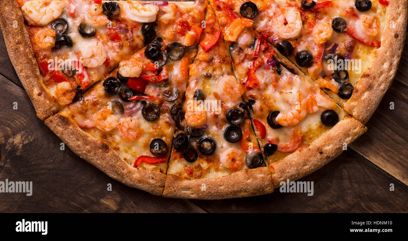 Halb pizza -Fotos und -Bildmaterial in hoher Auflösung – Alamy