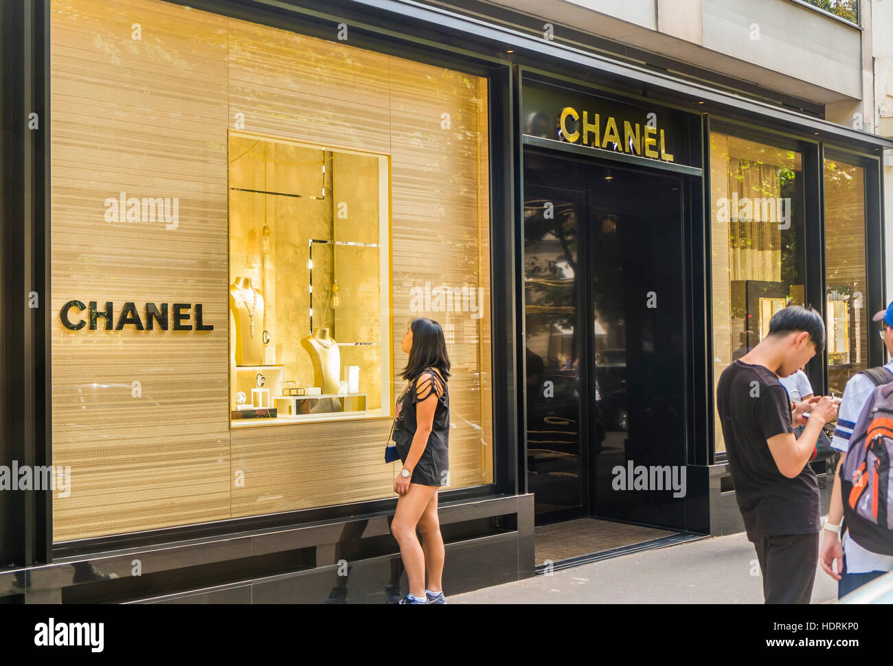 Chanel storefront -Fotos und -Bildmaterial in hoher Auflösung – Alamy