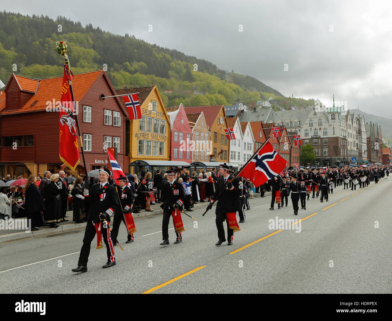 Norway traditional dress -Fotos und -Bildmaterial in hoher Auflösung ...