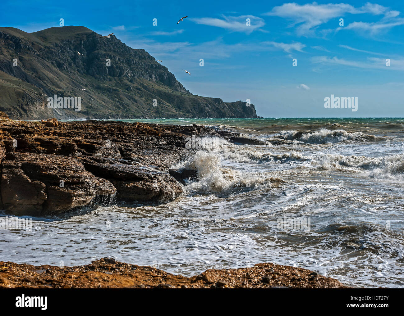 Russland, Halbinsel Krim, in der Nähe von Sudak. Eine kleine raue See ...