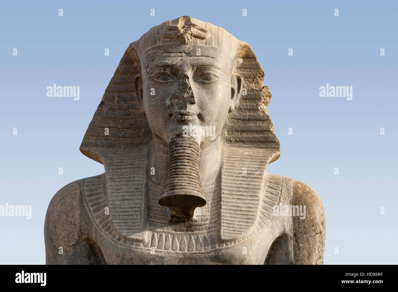 Statue von Amenophis III im Tempel der Mut der große in Karnak, Luxor ...