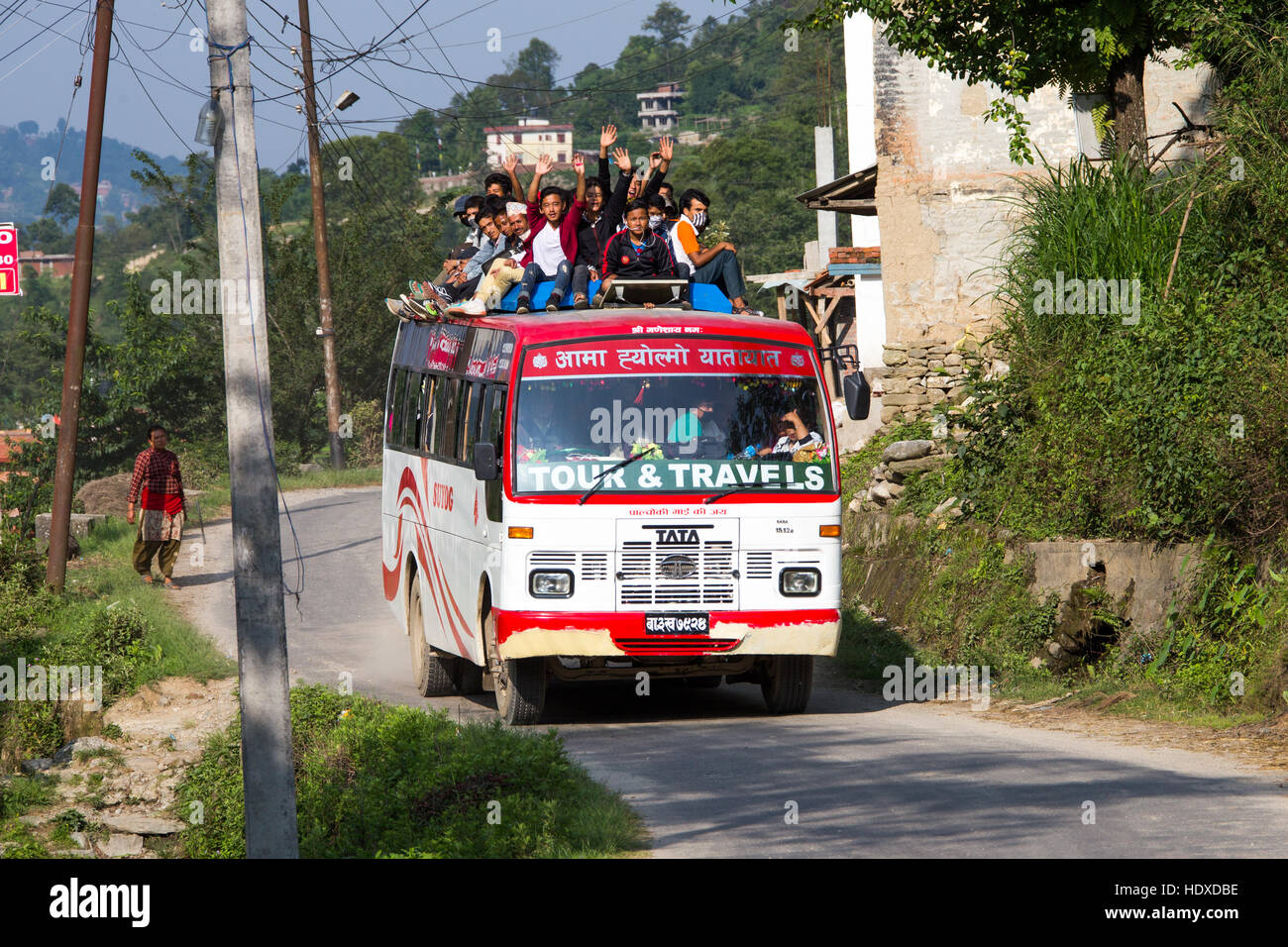 Nepal Bus Stockfotos und -bilder Kaufen - Alamy