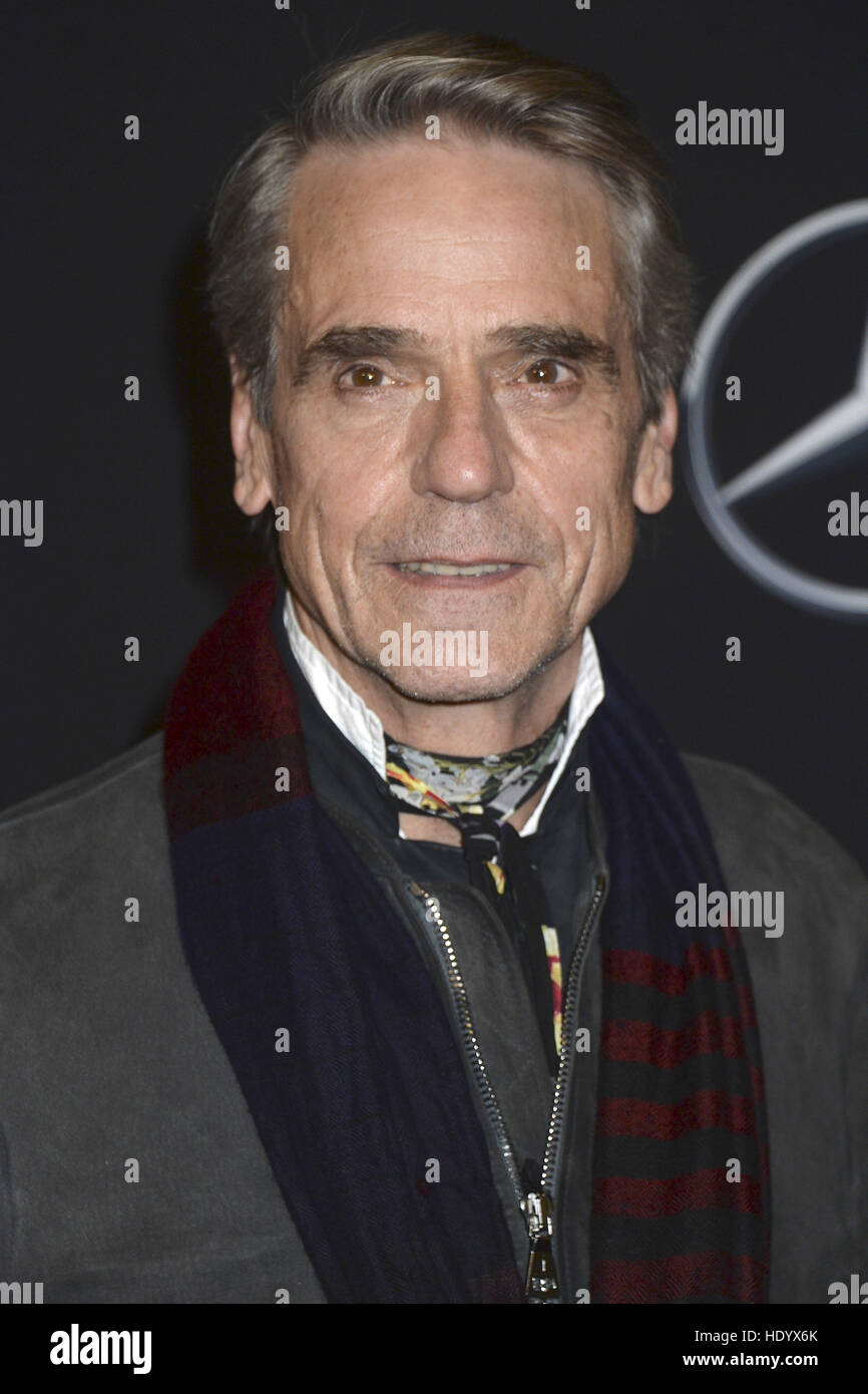 Jeremy Irons besucht die "Assassin's Creed" special screening bei AMC ...