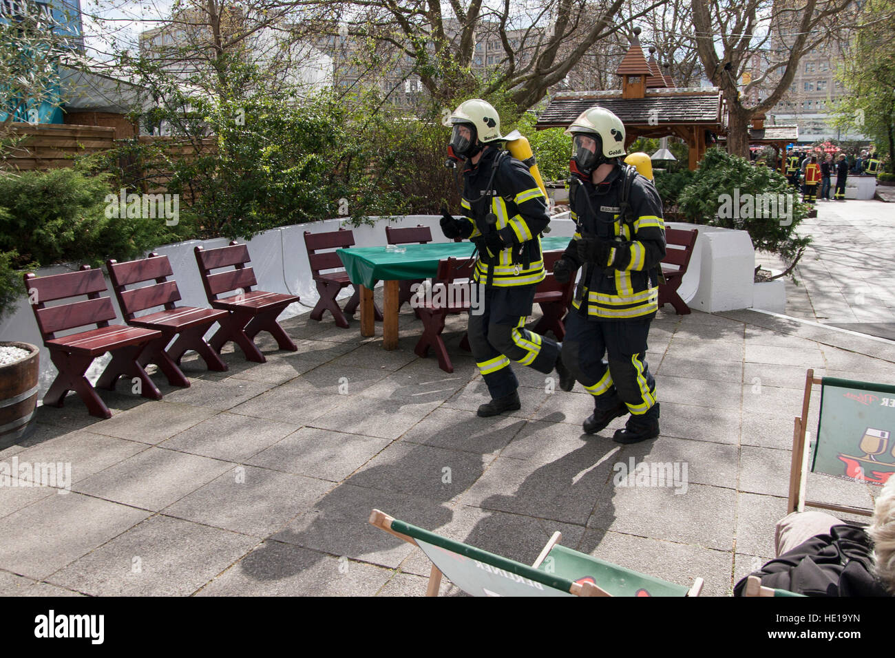 Berliner Feuerwehrmann Treppenlauf Stockfotos und -bilder Kaufen - Alamy