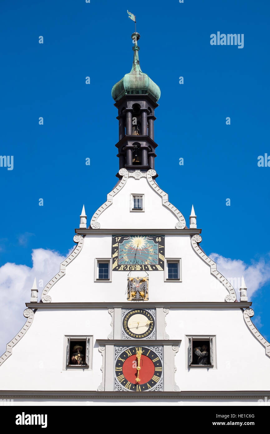 Giebel, Ratstrinkstube mit reich verzierten Uhr und Meistertrunk oder ...