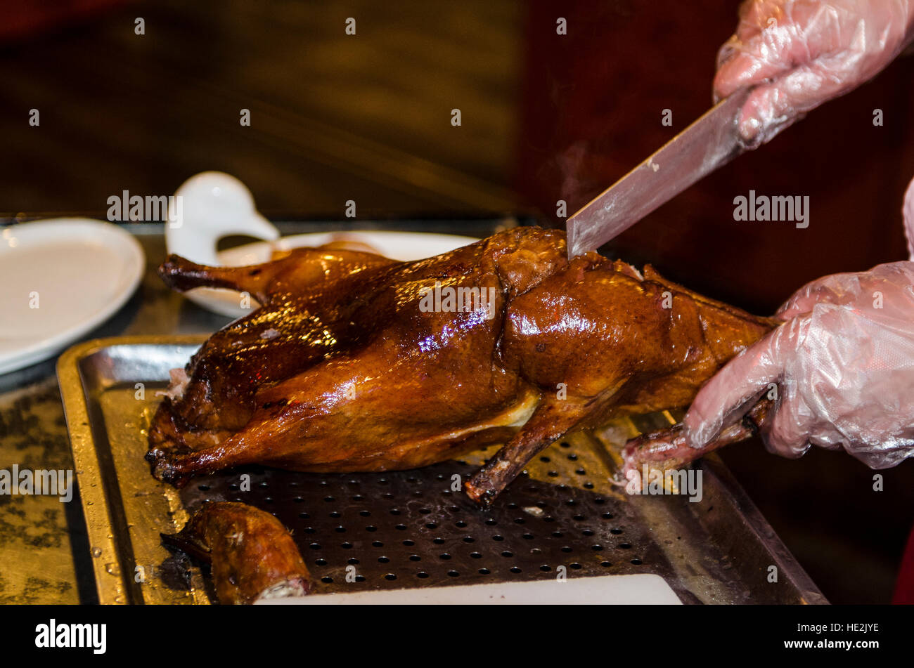 Ente essen -Fotos und -Bildmaterial in hoher Auflösung – Alamy