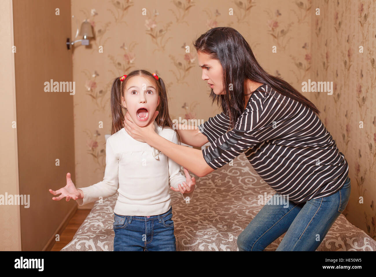 Strenge mutter -Fotos und -Bildmaterial in hoher Auflösung – Alamy