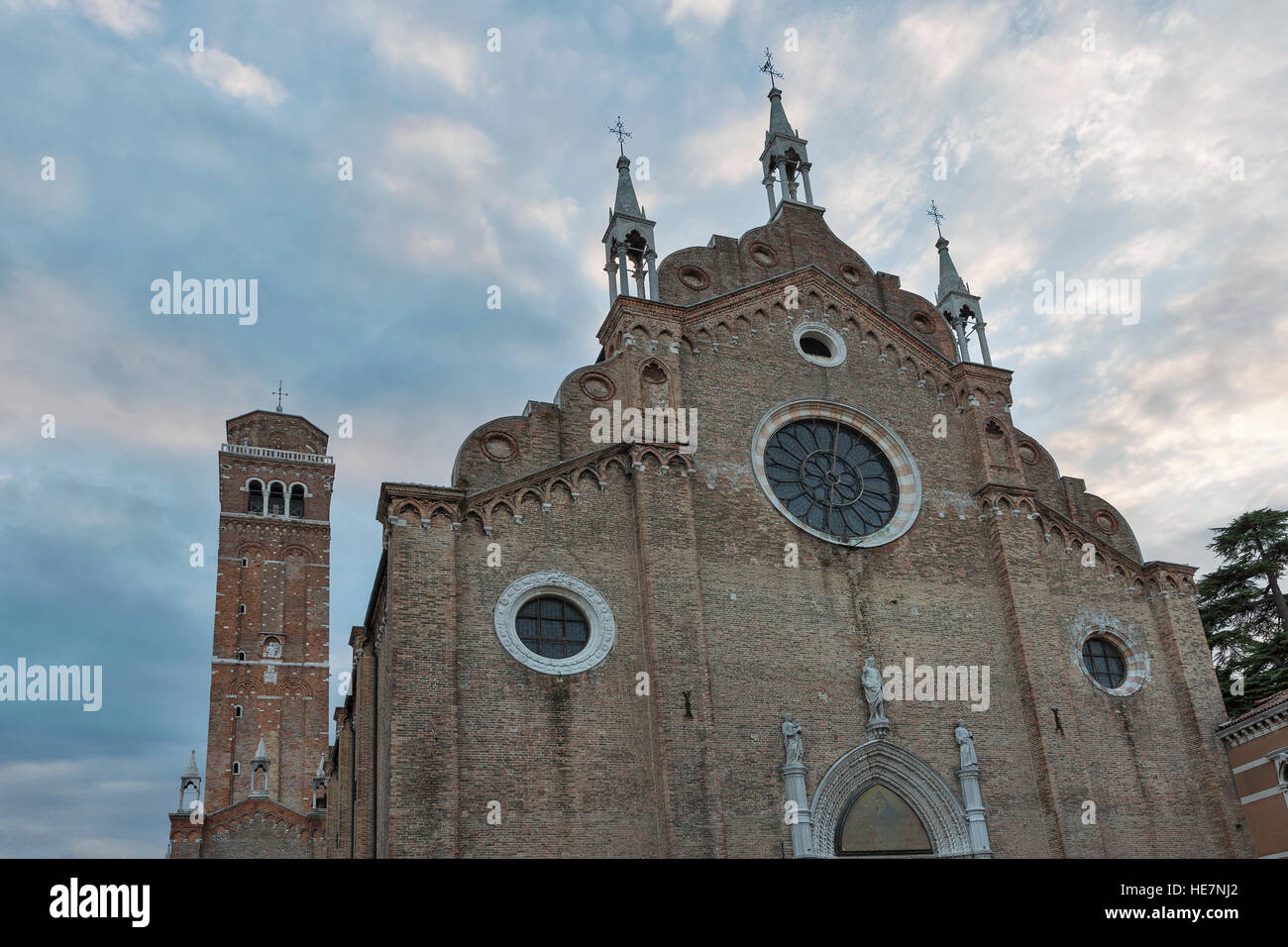 Basilica di santa maria gloriosa dei frari -Fotos und -Bildmaterial in hoher Auflösung – Alamy