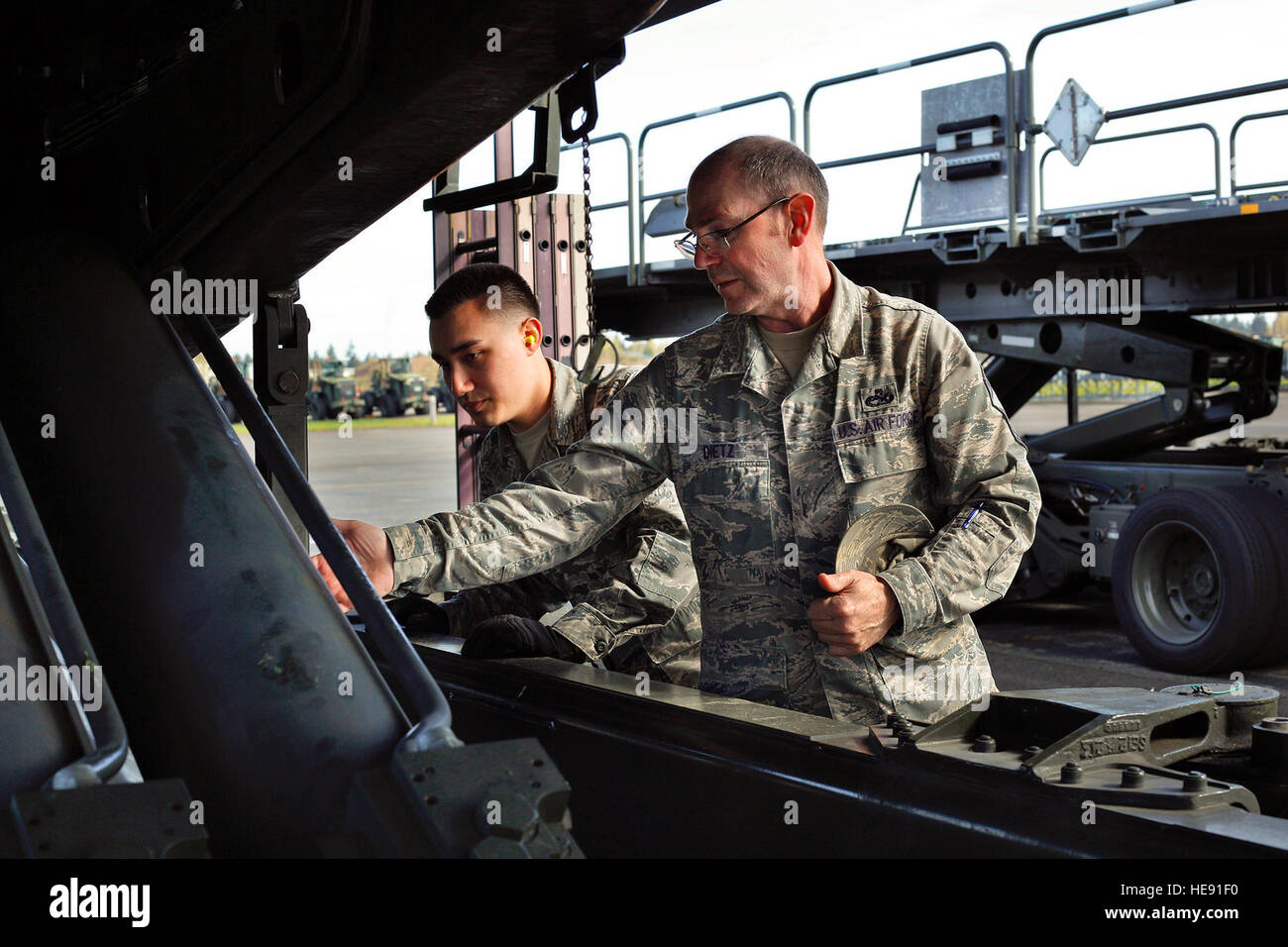 86th aerial port squadron -Fotos und -Bildmaterial in hoher Auflösung ...