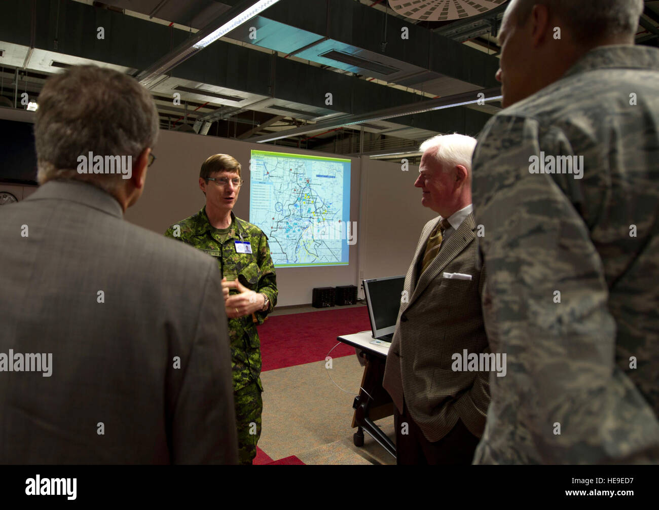 Kontrollzentrum airforce computer -Fotos und -Bildmaterial in hoher ...