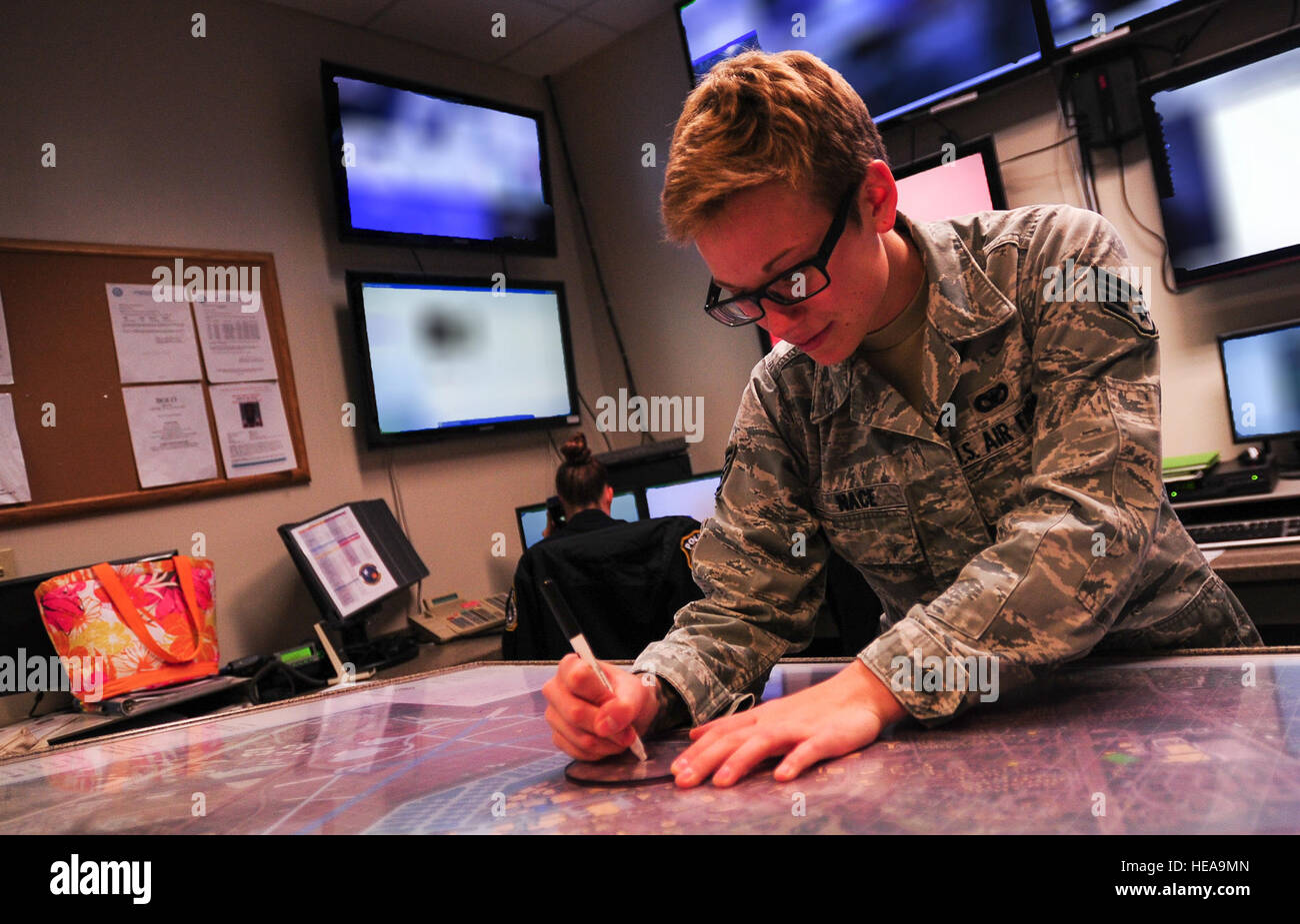 Base defense operations center -Fotos und -Bildmaterial in hoher ...