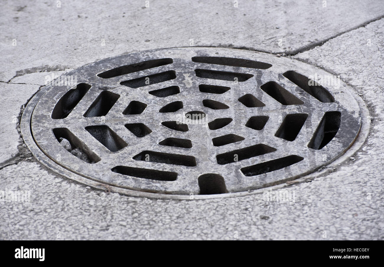 Manhole cap -Fotos und -Bildmaterial in hoher Auflösung – Alamy
