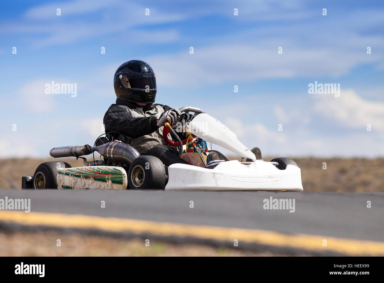 Go go kart fahren -Fotos und -Bildmaterial in hoher Auflösung – Alamy