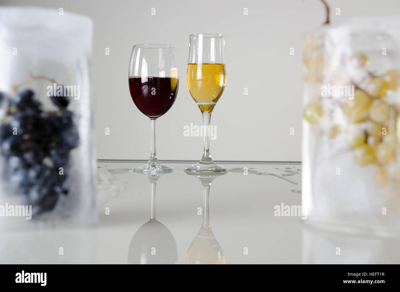 Trauben tiefgekühlt weinglas -Fotos und -Bildmaterial in hoher ...