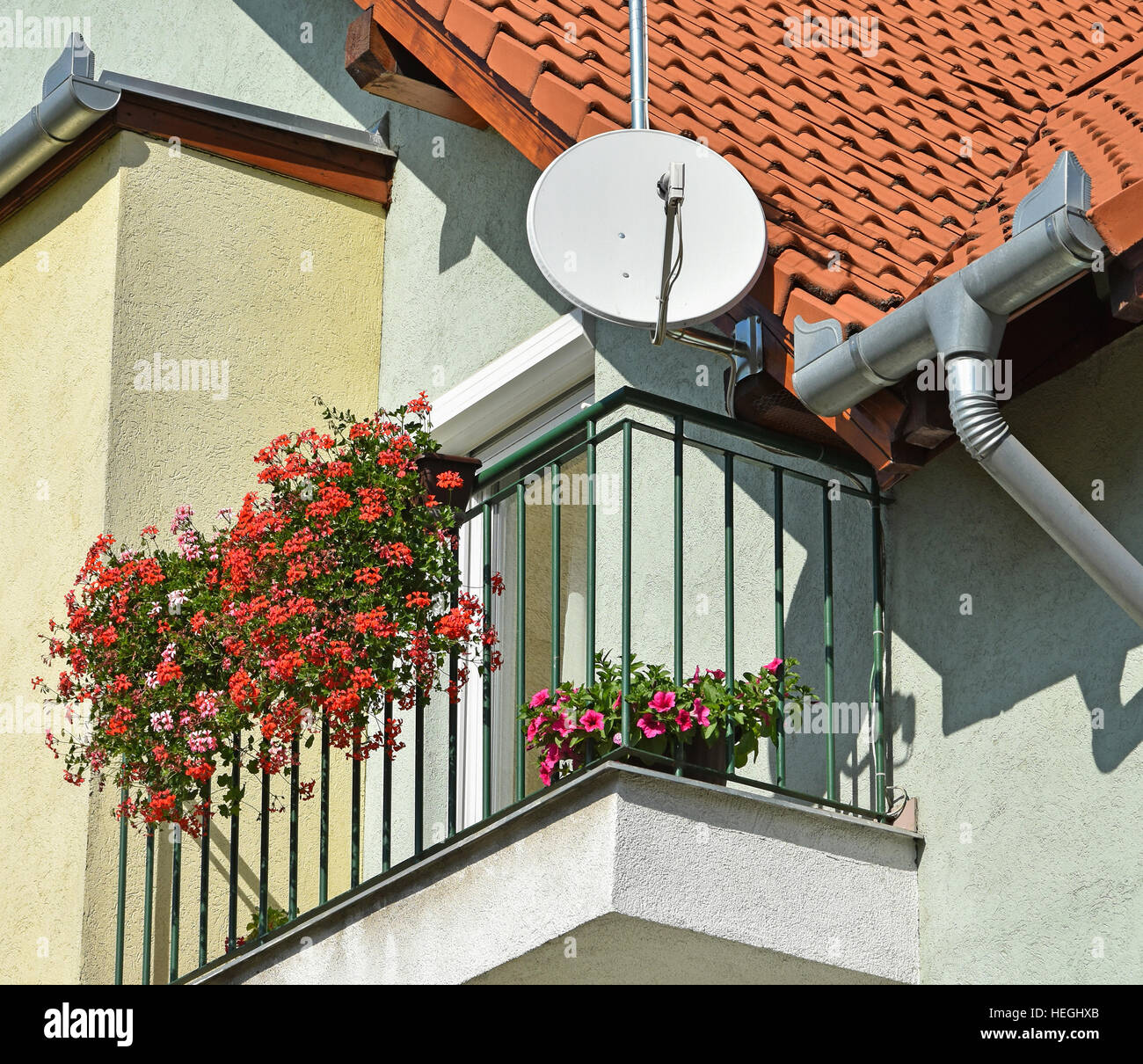 Parabol antenna -Fotos und -Bildmaterial in hoher Auflösung – Alamy