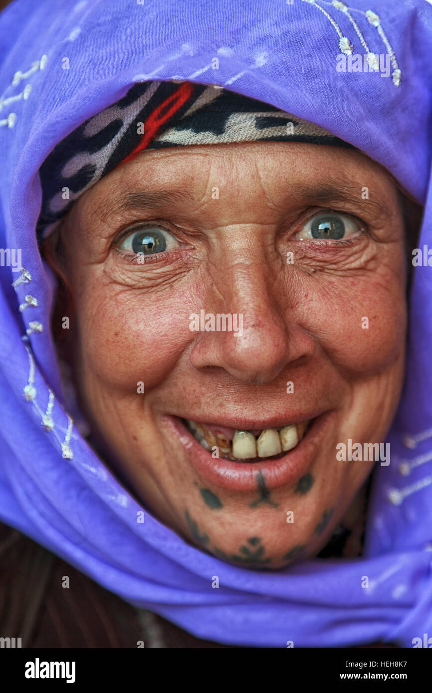 Traditionelle syrische kleidung -Fotos und -Bildmaterial in hoher ...