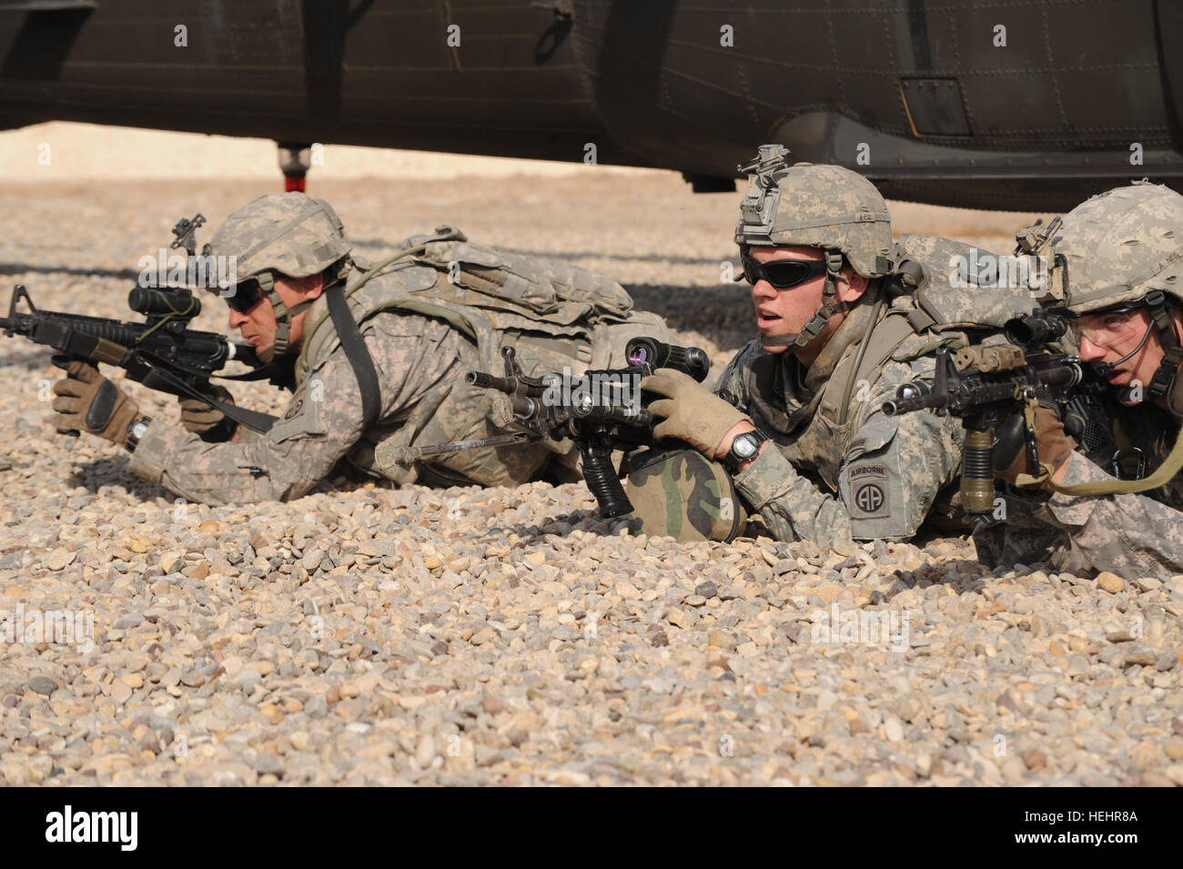Sorgen Sie US Army Staff Sgt Matthew Guza (rechts) aus Columbus, Ohio ...