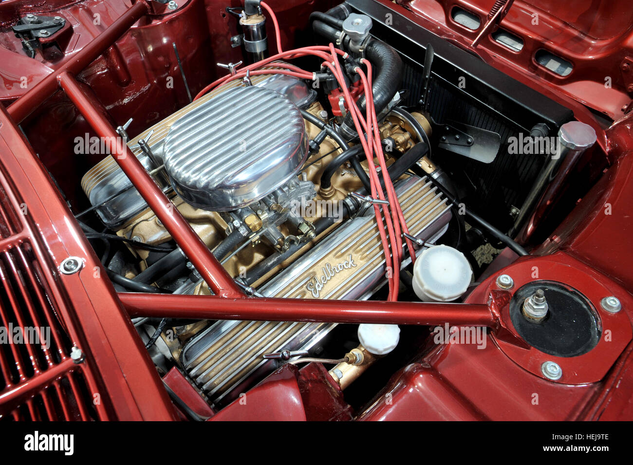 modifizierte Rover-V8-Motor in einem Hot-Rod-Auto Stockfotografie - Alamy