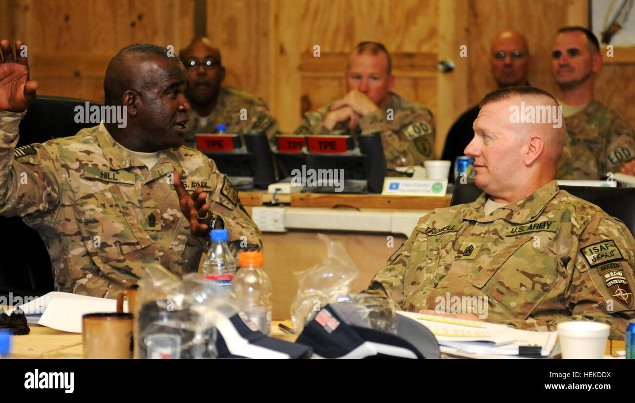 Auf diesem Foto von ISAF Regional Command South zur Verfügung gestellt ...