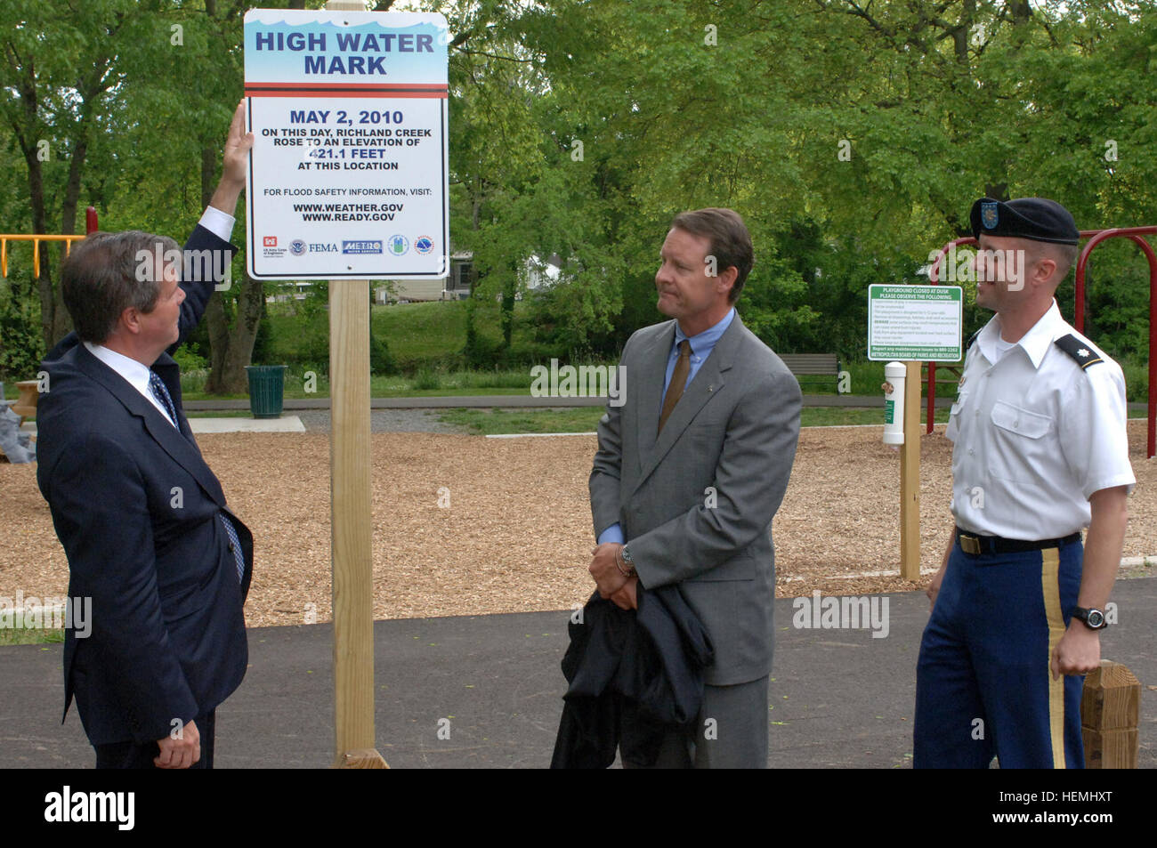 (Links nach rechts) Nashville Bürgermeister Karl Dean; Scott-Potter ...