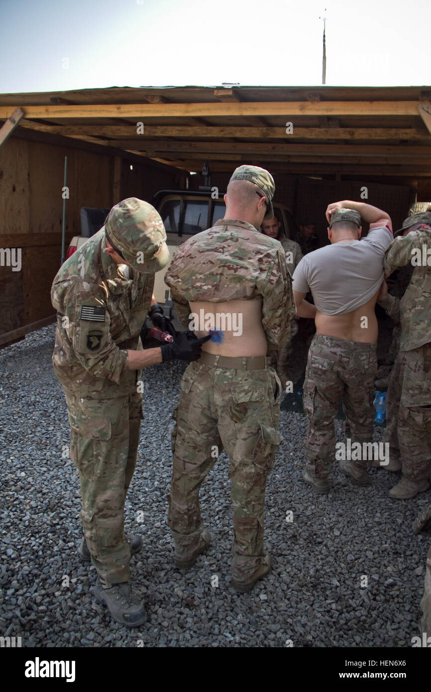 Afghanistan us armee cap michheal w priebe -Fotos und -Bildmaterial in ...