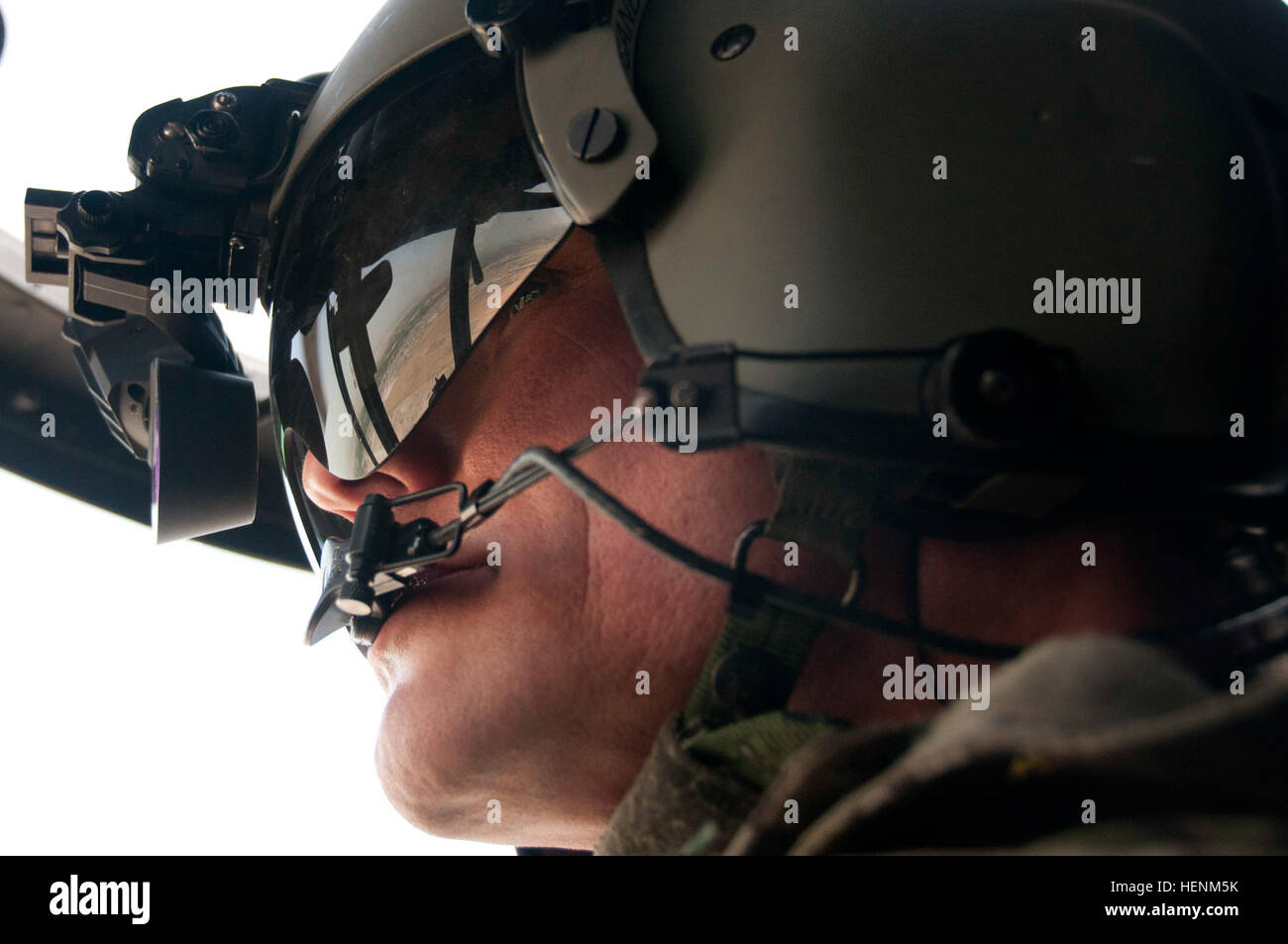 Chief Warrant Officer 4 Duane Sandbothe, gebürtig aus Savannah, Georgia ...