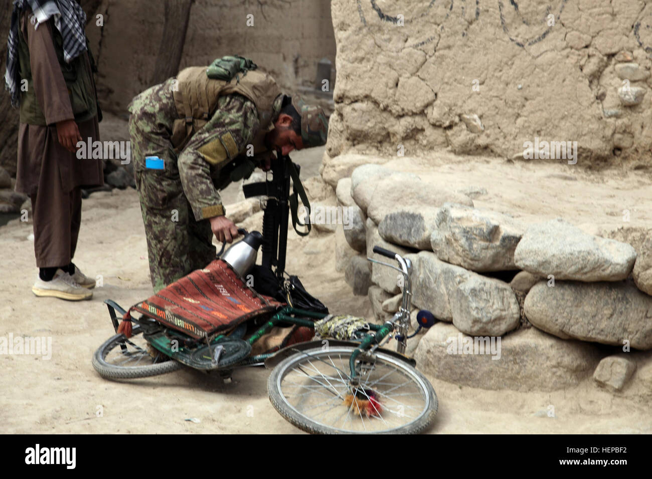 Operation charkh restaurierung -Fotos und -Bildmaterial in hoher ...