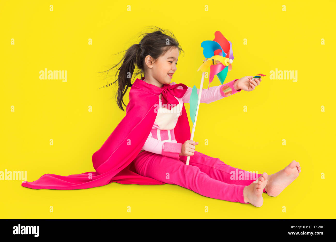 Gelber superheld -Fotos und -Bildmaterial in hoher Auflösung – Alamy