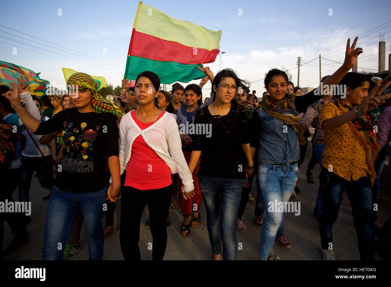 Flagge von syrien kurdistan -Fotos und -Bildmaterial in hoher Auflösung ...