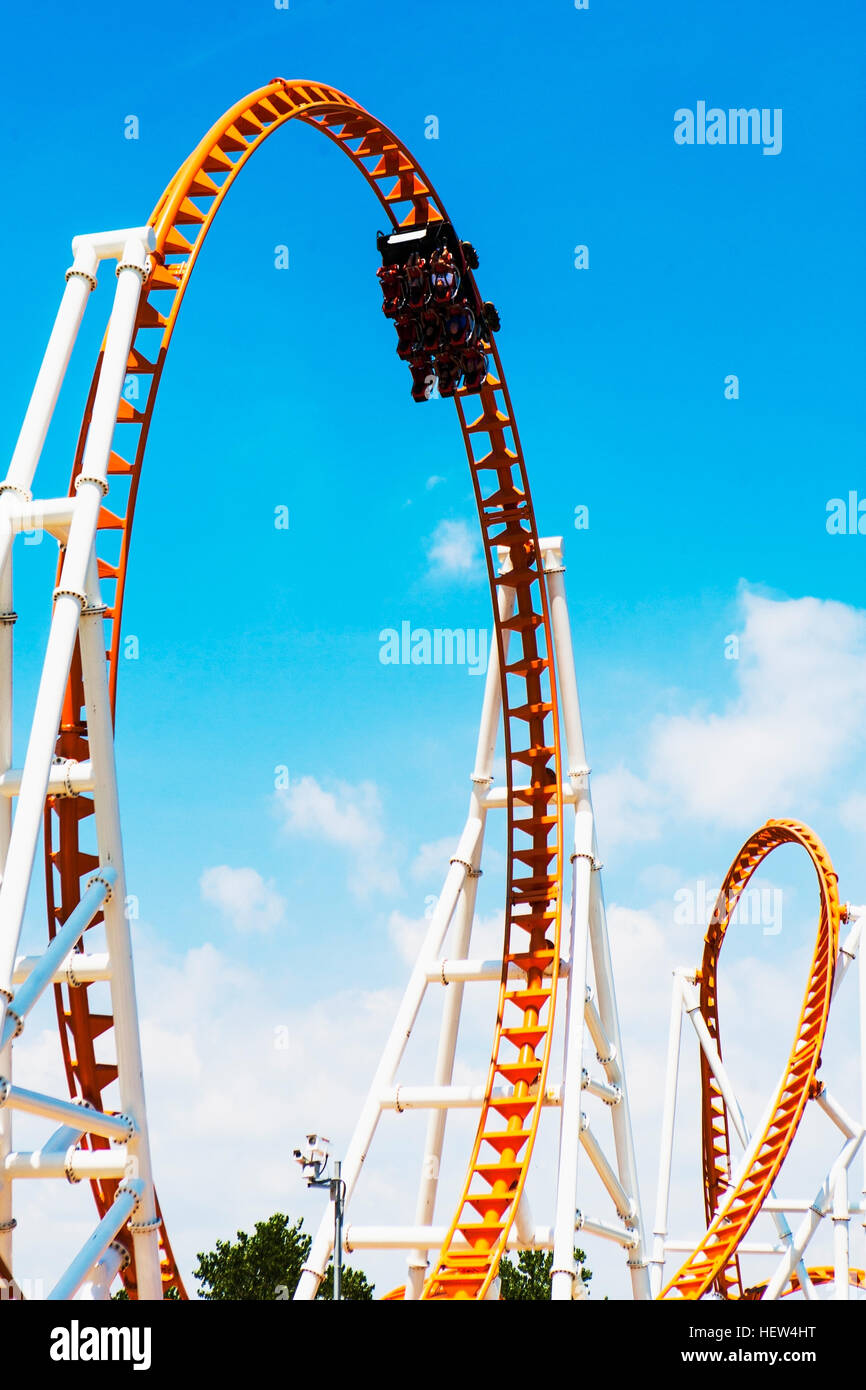 Die achterbahn -Fotos und -Bildmaterial in hoher Auflösung – Alamy