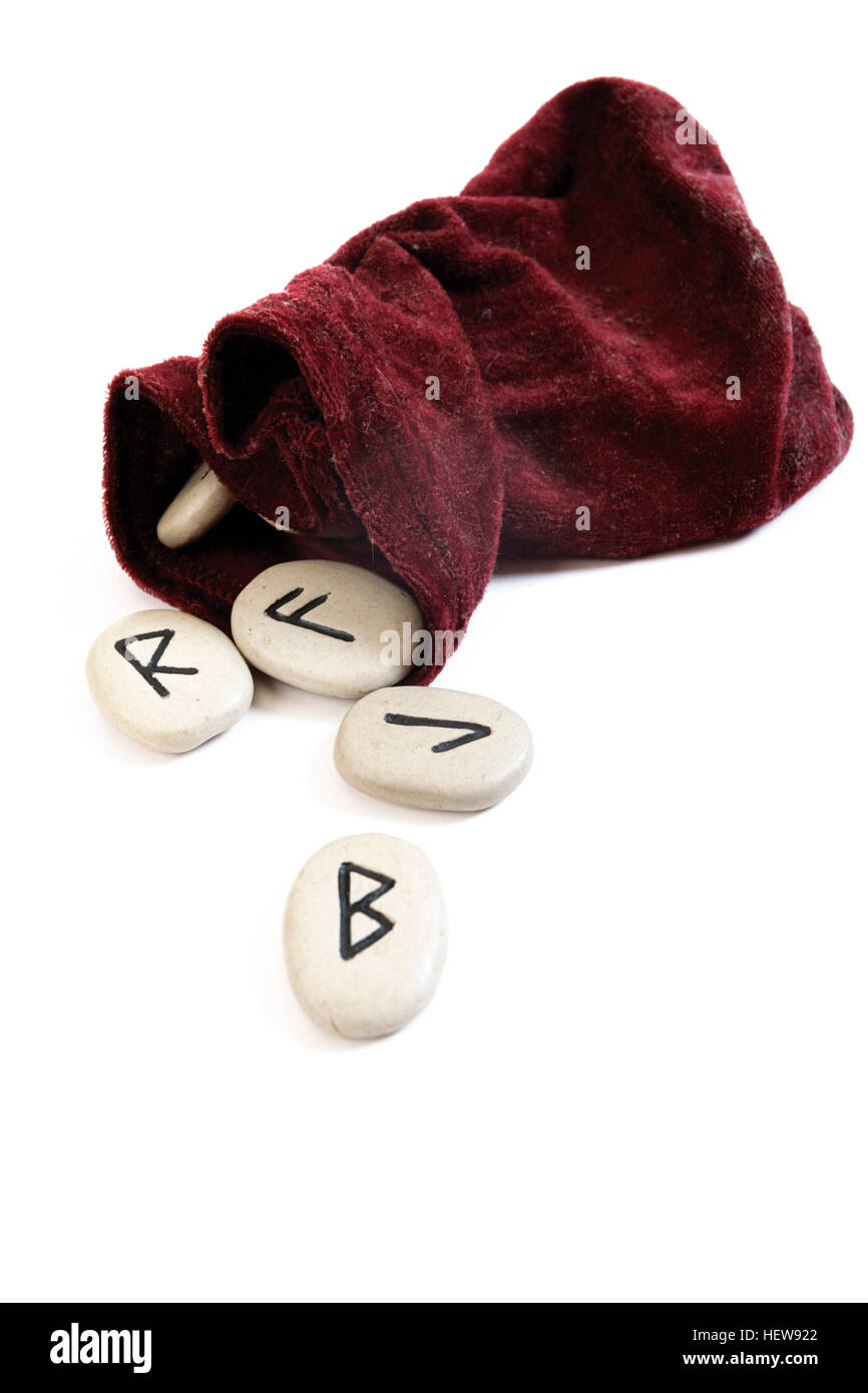 Runen symbole Ausgeschnittene Stockfotos und -bilder - Alamy