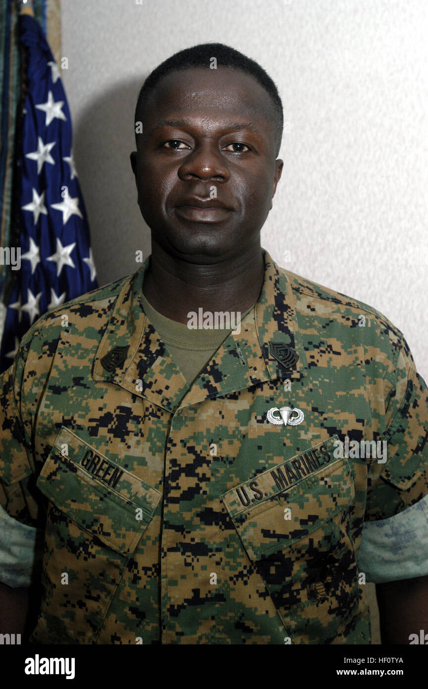 050429-M-0341E-001 CAMP LEJEUNE, North Carolina (29. April 2005) – Sgt ...
