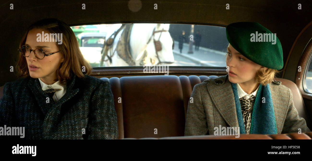 PLANETARIUM, von links: Natalie Portman, Lily-Rose Depp, 2016. © Ad ...