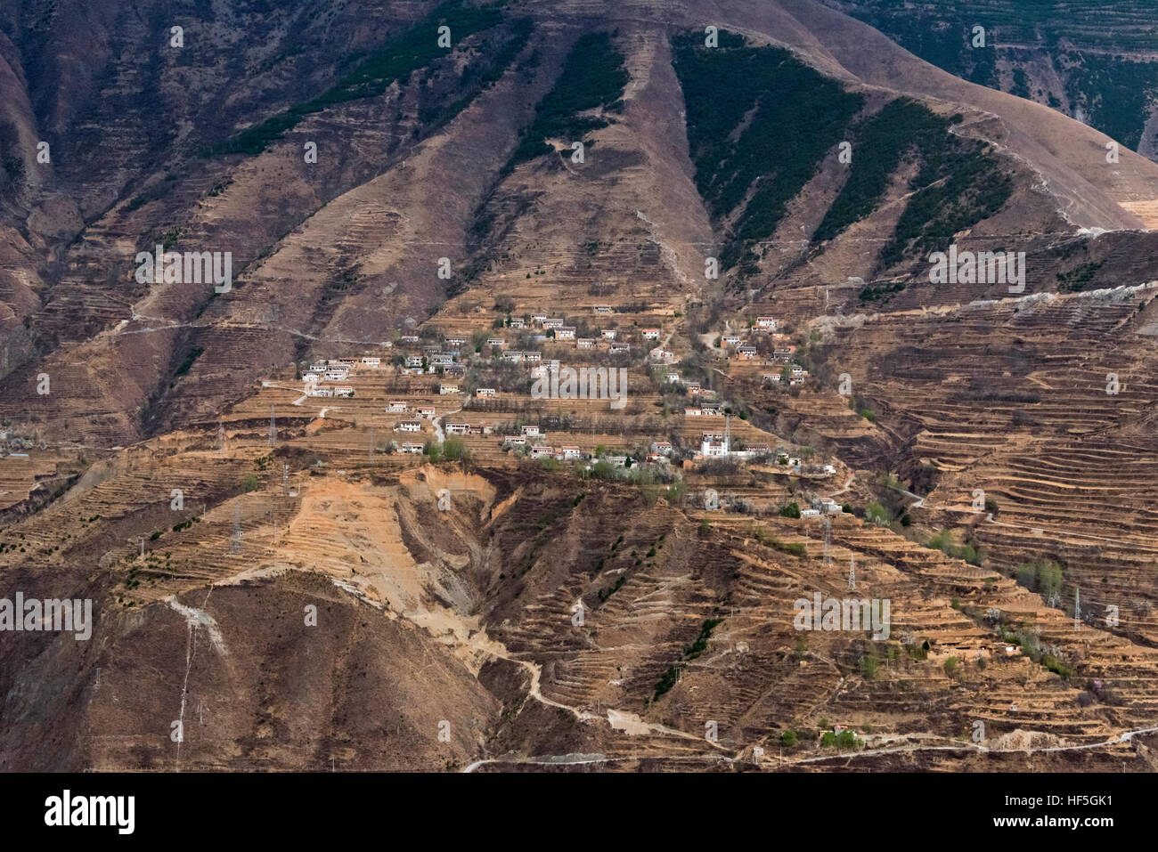 Villaggio tibetano -Fotos und -Bildmaterial in hoher Auflösung – Alamy