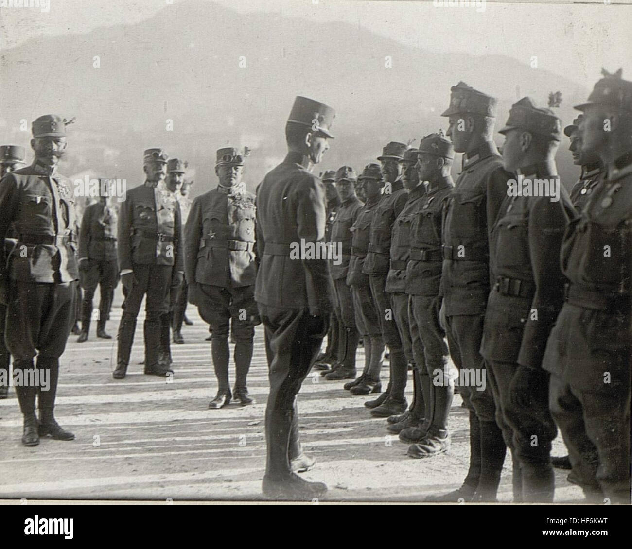 Parade des Infanterieregiments Nr. 59 Vor Kaiser Karl in Trient ...