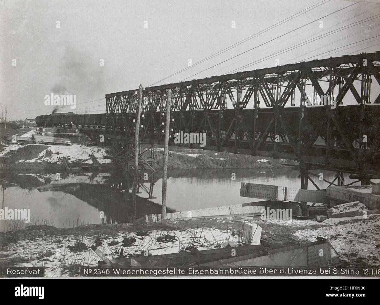 Die restaurierte Eisenbahnbrücke über den Fluss Livenza bei S. Stino ...