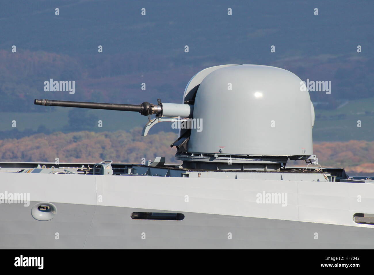 Ein OTO Melara (Otobreda) 76mm Marinegeschütz, die Hauptwaffe auf FGS ...