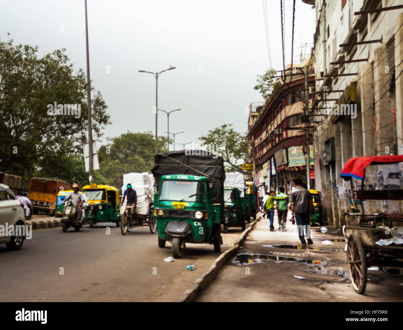Public transportation india -Fotos und -Bildmaterial in hoher Auflösung ...